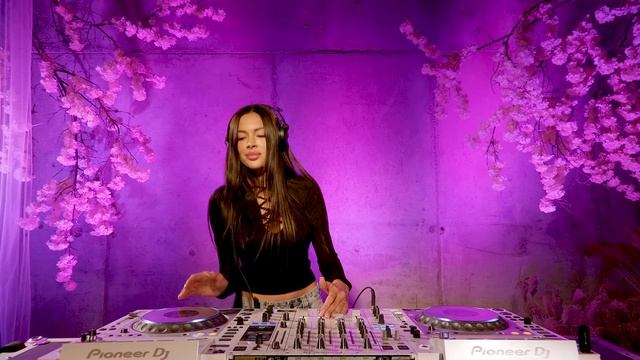 Xenia Dia - Live DJ Mix 2024