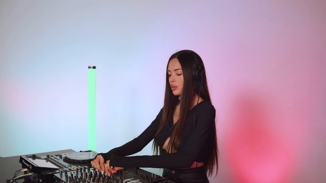 Xenia Dia - Live DJ Mix 2024 Melodic Techno & Progressive House Barcelona