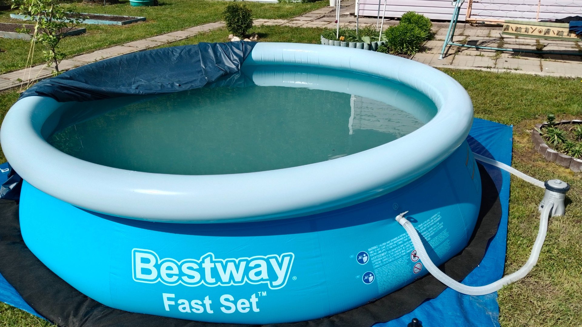 Бассейн на даче. С ним лето ярче!