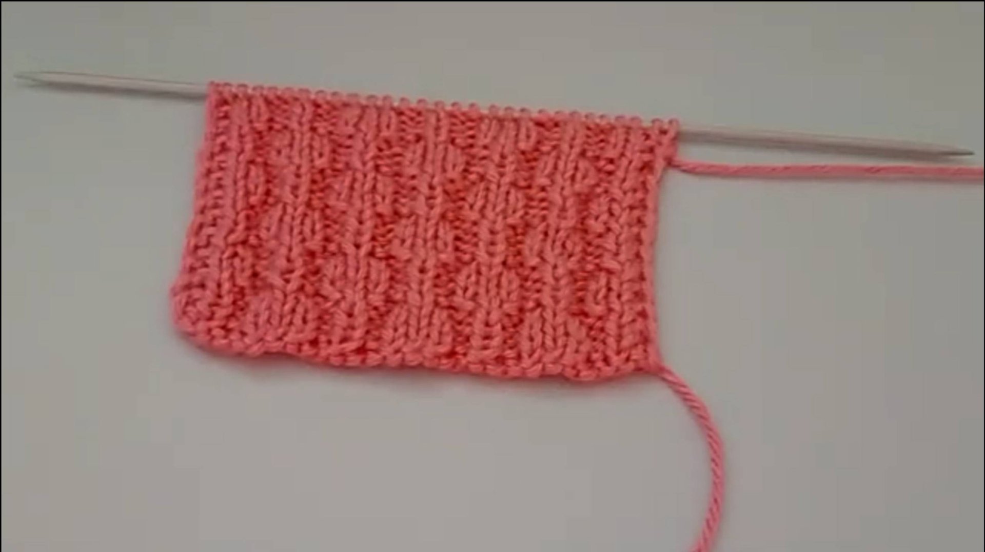 Теневой узор спицами для тёплых вещей поворотными и круговыми рядами.