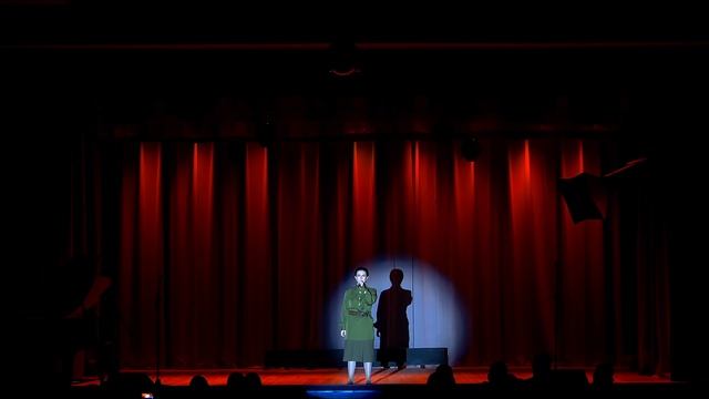 Целую я знамёна нашей памяти, которую не предадим во век