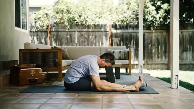 Travis Eliot - Yin Yoga for Spine