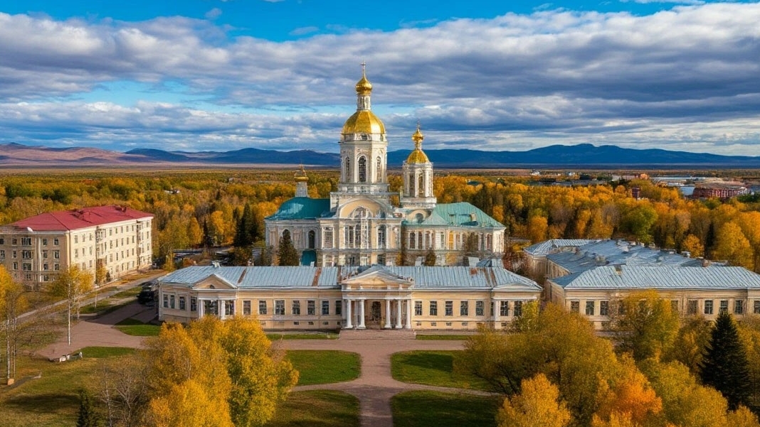Петропавловская крепость и крейсер Аврора.