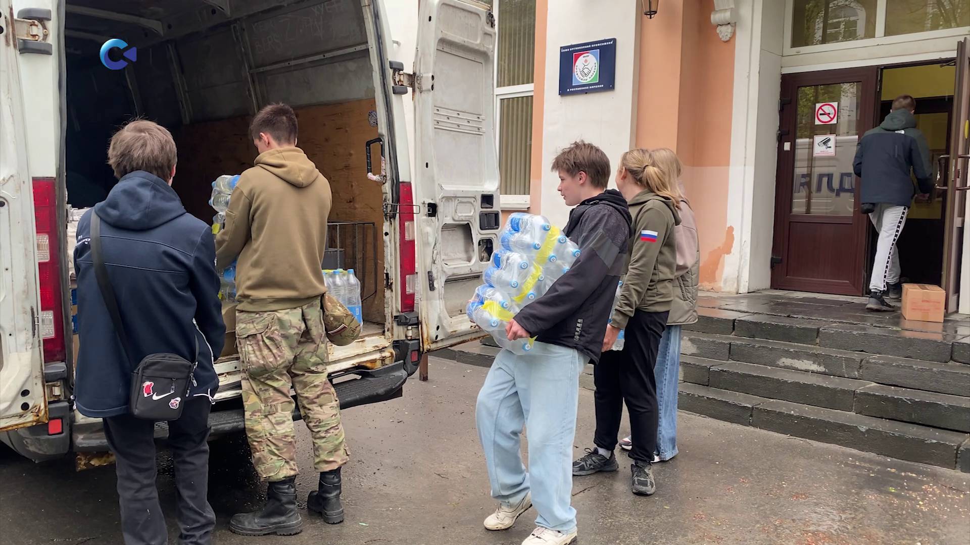 Около тонны гуманитарного груза отправил Народный фронт карельским бойцам на передовую