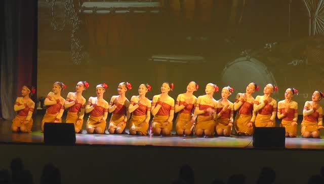 Танец "Индонезия"