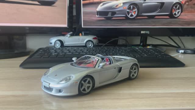 Обзор модели Porsche Carrera GT в масштабе 1/24 от Cararama