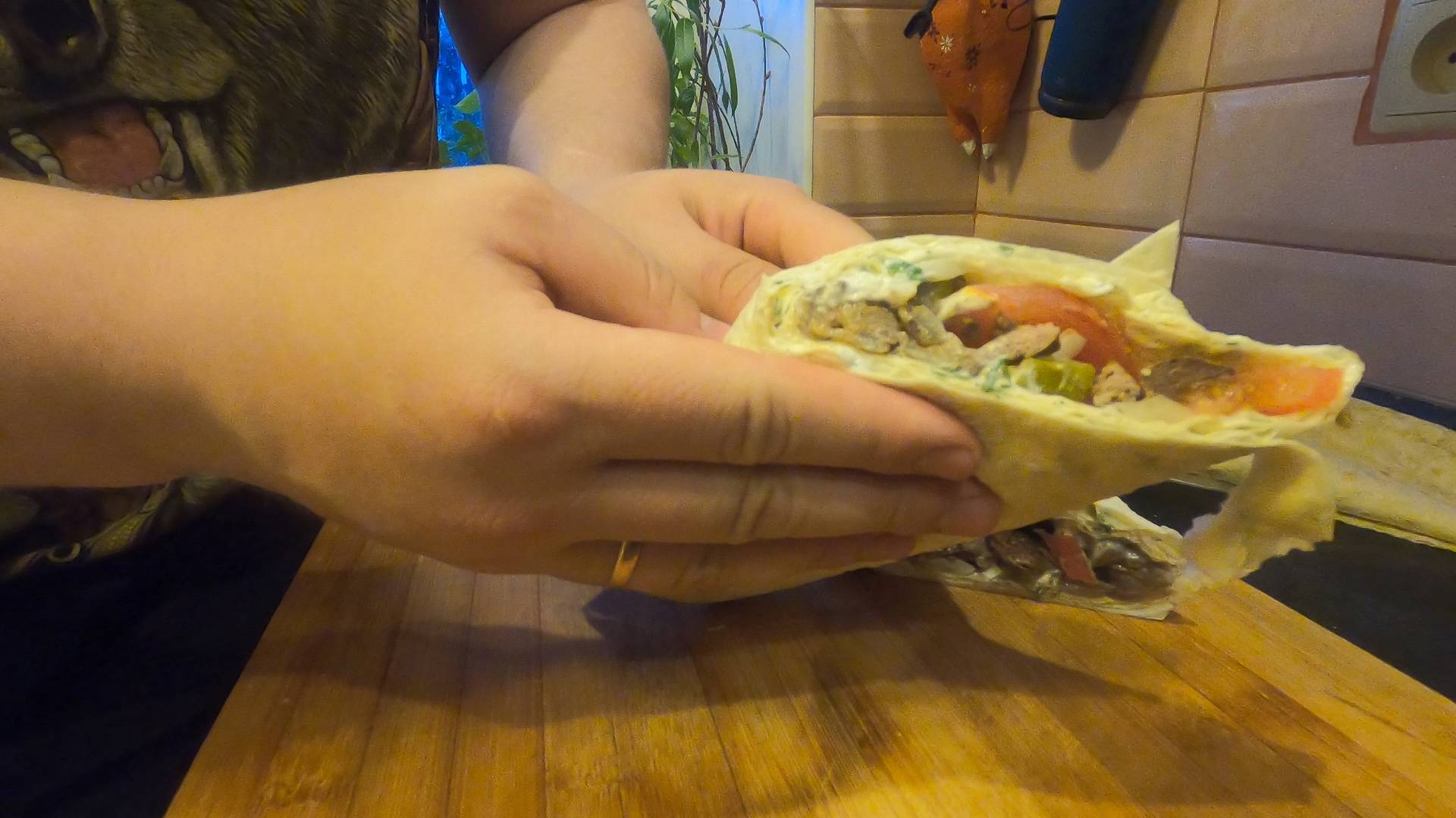 ШАВАРМА ПО-АРАБСКИ // СЫТНАЯ ШАВУХА С КУРИНОЙ ПЕЧЕНЬЮ