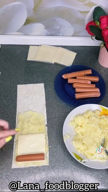 Ленивая Сосиска в тесте