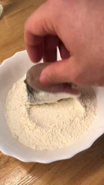 Бабушкин рецепт рыбы из морозильника ☺️❤️подпишись.  - Рыба любая у меня была Щука - Соль,Перец,Мука