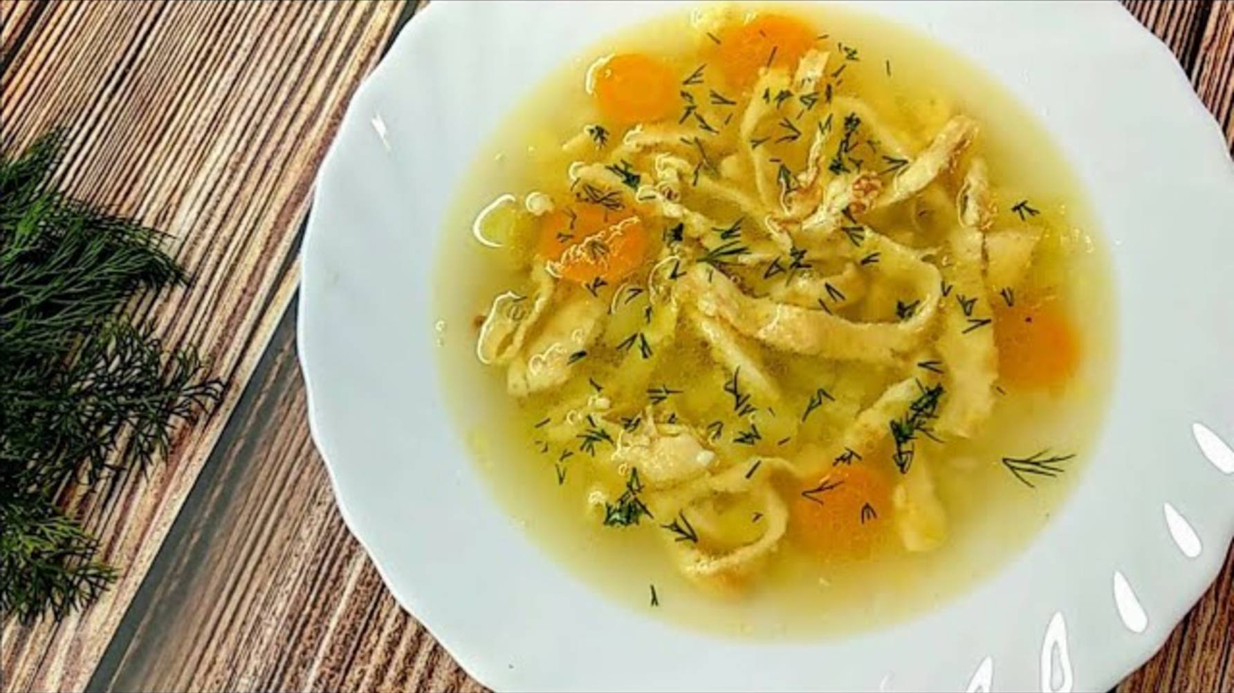 Легкий вкусный суп из кабачков с омлетом. Быстрый рецепт.