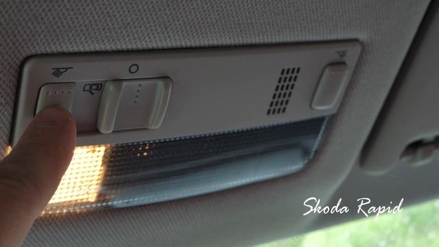 SKODA Rapid - светильник салона над водителем и пассажиром