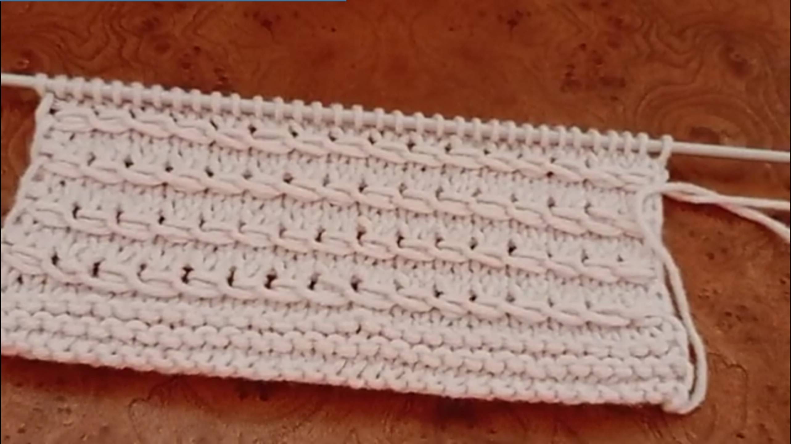 Узор спицами "Горизонтальные ажурные дорожки".