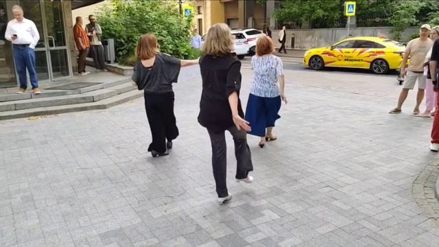 Ice Baby танцуем в Москве перед концертом Стивена Митчелла 27 мая 2025