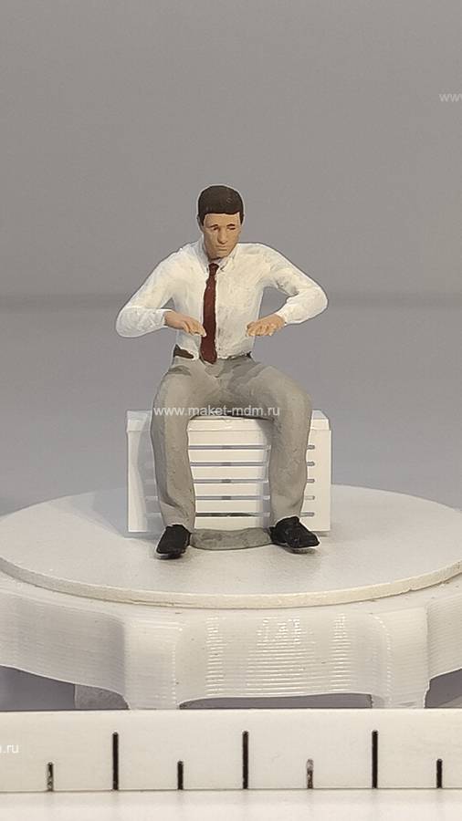 Фигурка для создания макета в масштабе 1:43 (высота 31 мм) 
ЗД печать, ручная роспись.