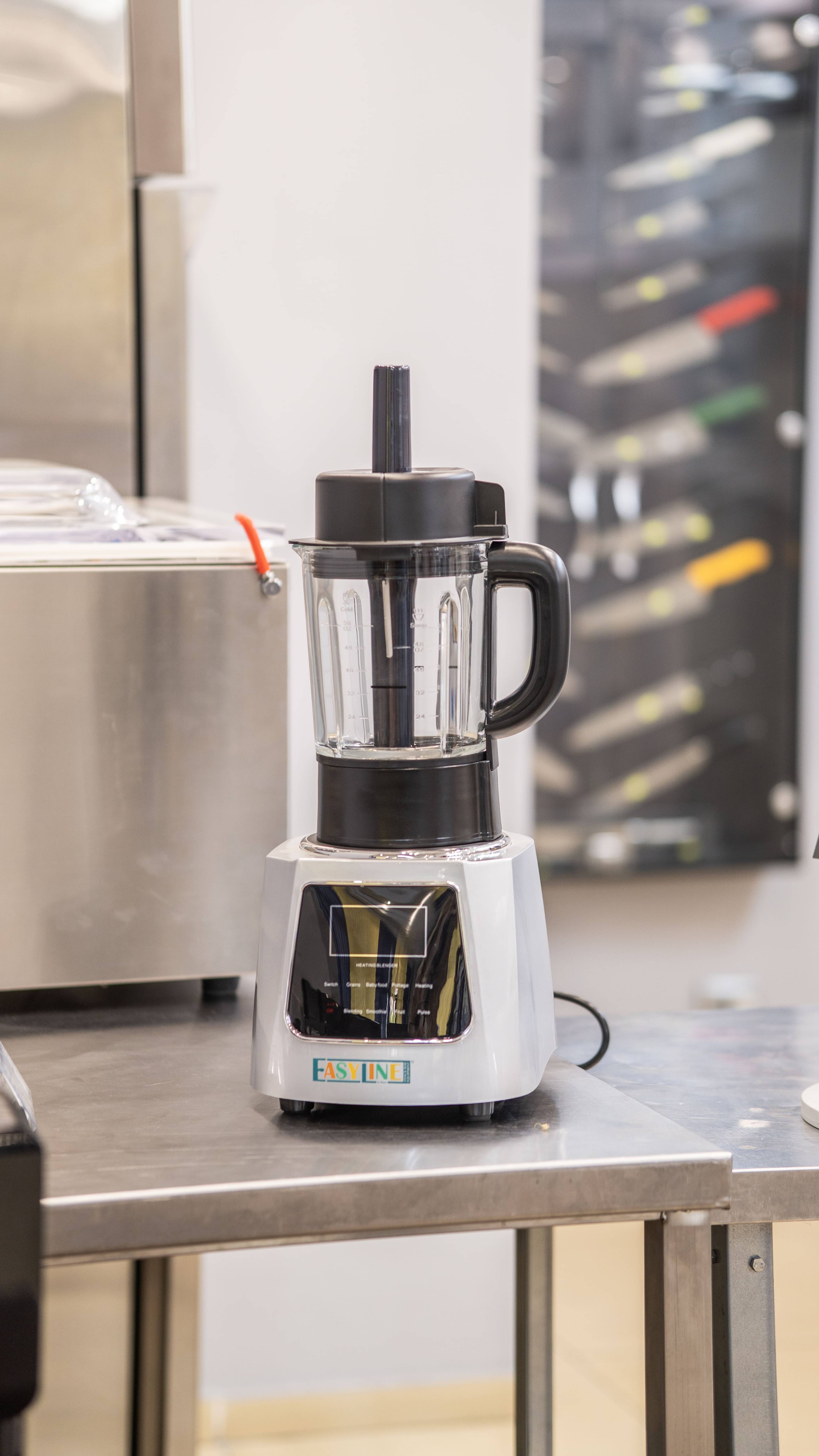 Термоблендер TM-905 — мощный кухонный инструмент нового поколения.