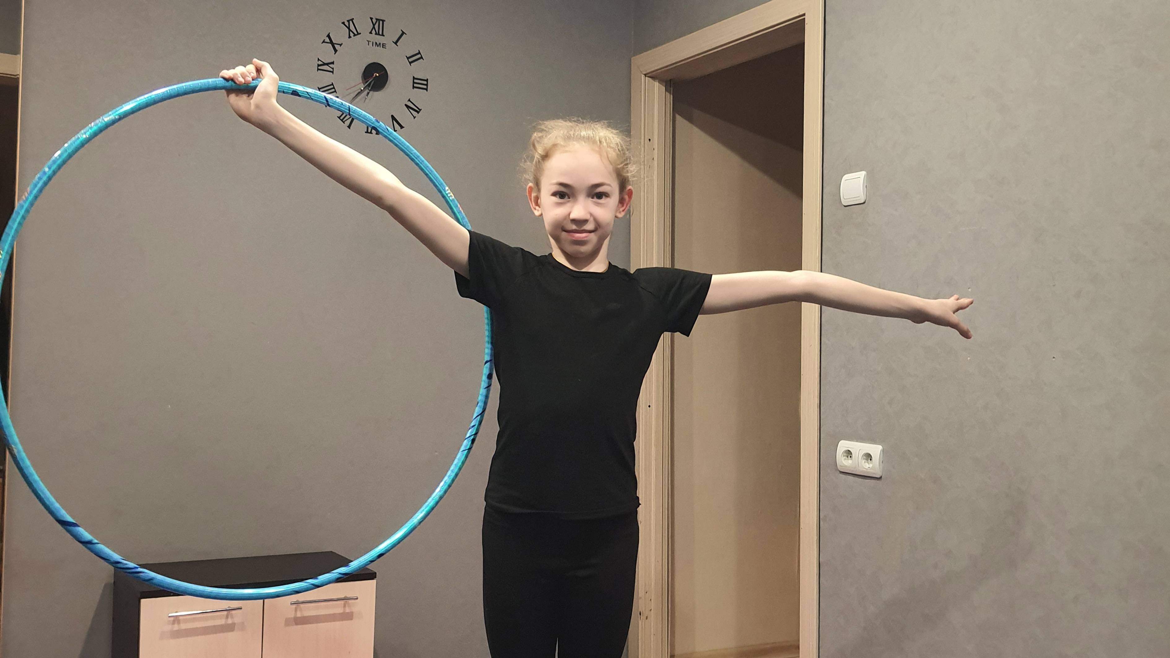 Работа с обручем. Художественная гимнастика. Домашние тренировки