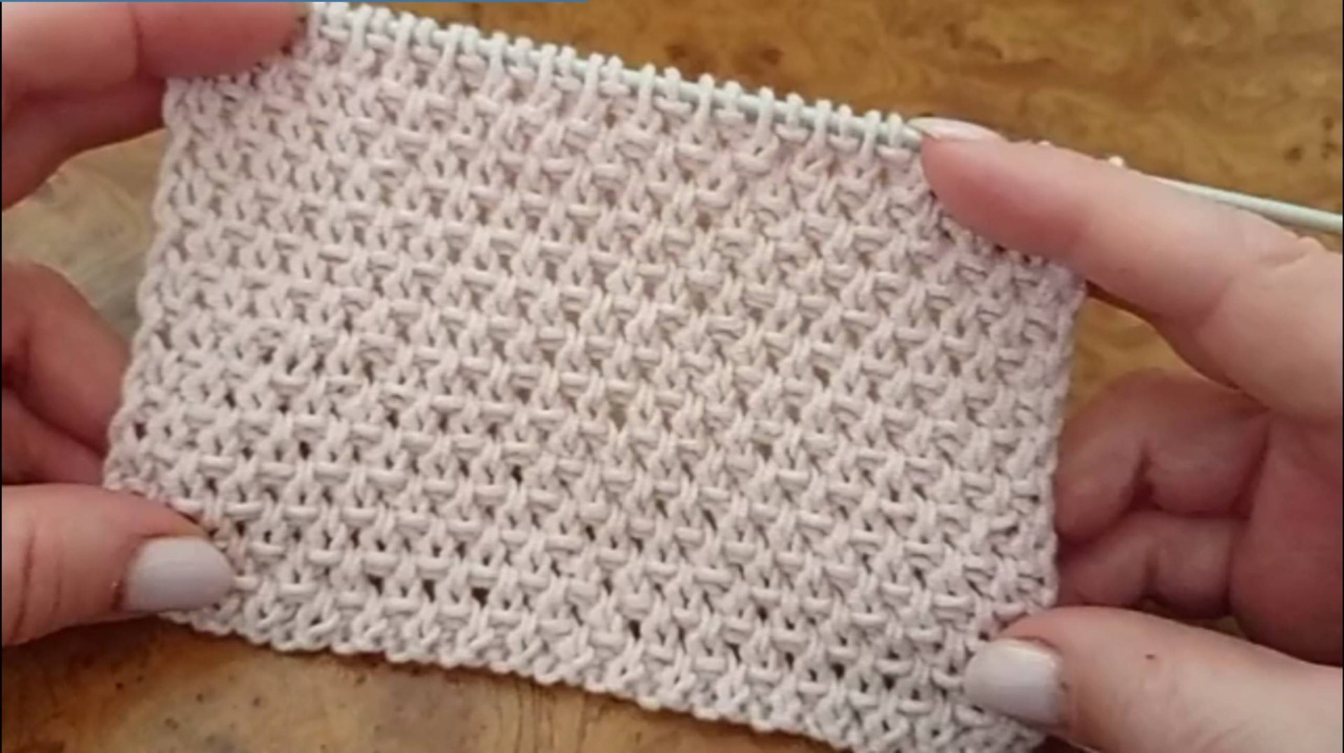 "Летний жемчуг"- узор спицами поворотными и круговыми рядами.