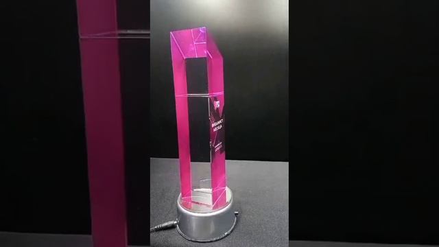 Кубок из стекла с цветной заливкой