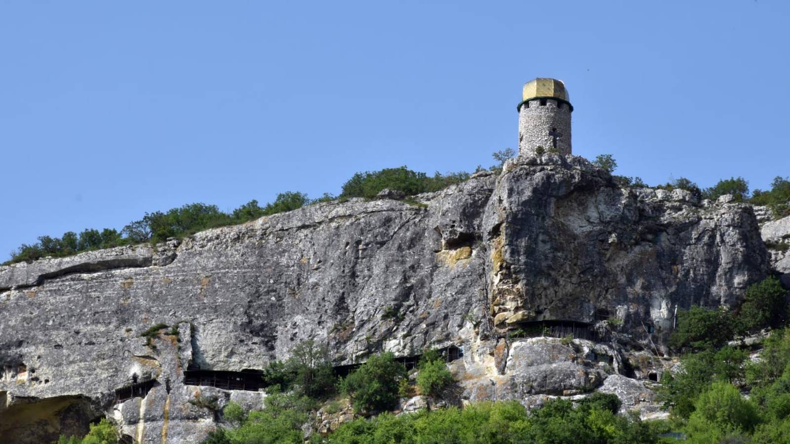 Малоизвестные достопримечательности в Крыму – Пещерный монастырь Шулдан