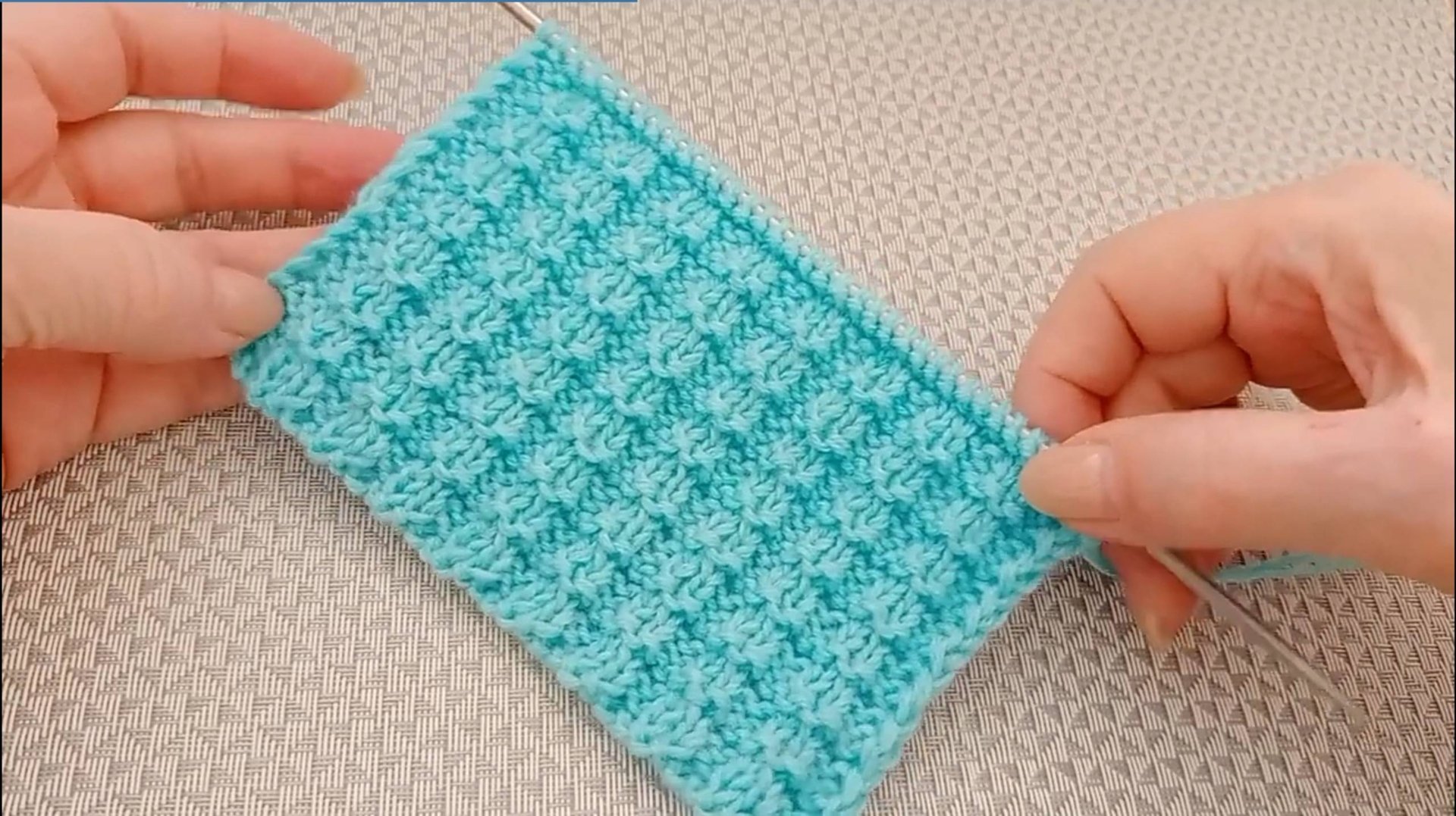 Теневой узор спицами "Прерывеитая резинка".