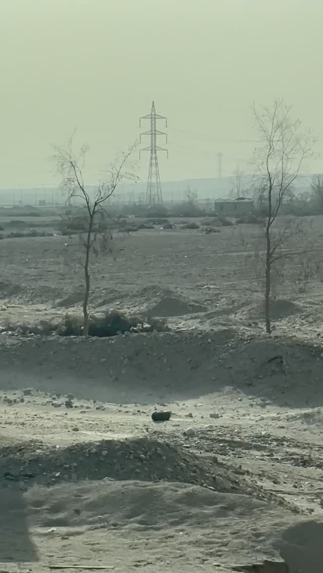 Пустыня, где нет ни земли, ни травинушки. Луксор. Египет.