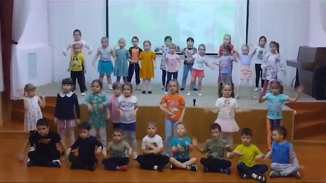 Праздничное поздравление с Днем матери от обучающихся ШРЭР "Росток"