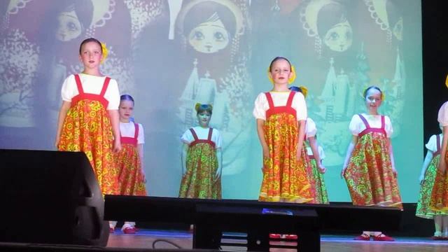 Поют т танцуют дети