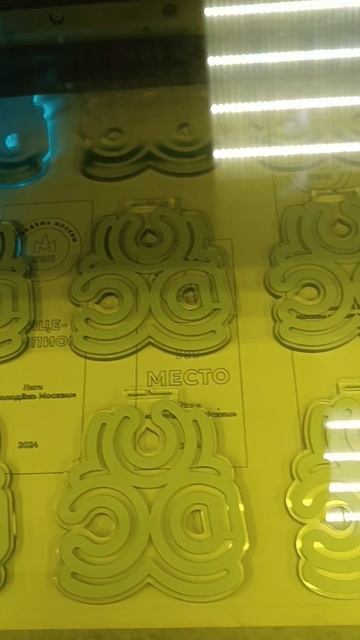 Резка стекла. Производственный процесс