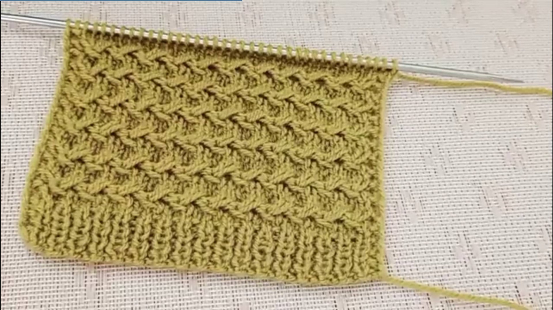 Красивый универсальный узор спицами. 3 петли и 4 ряда.