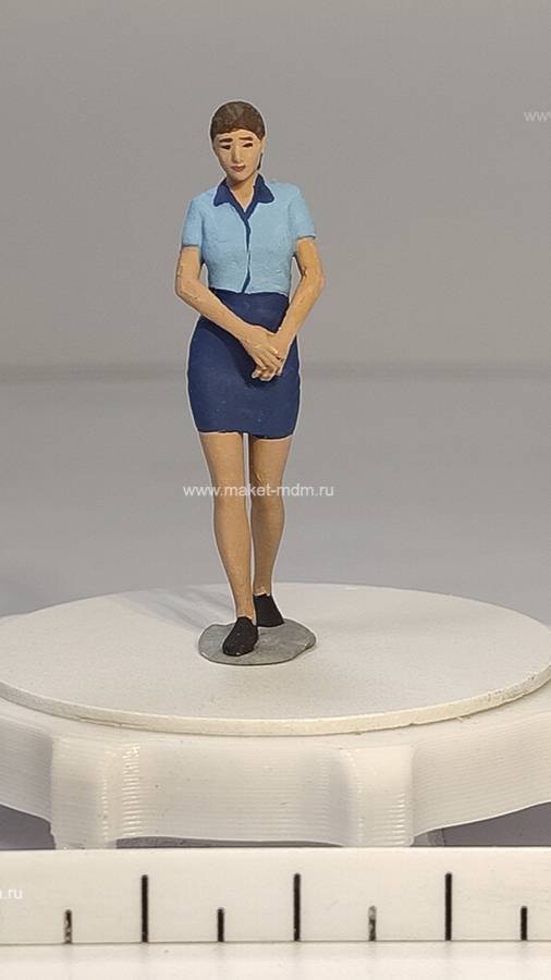 Фигурка для создания макета в масштабе 1:43 (высота 42 мм) 
ЗД печать, ручная роспись.