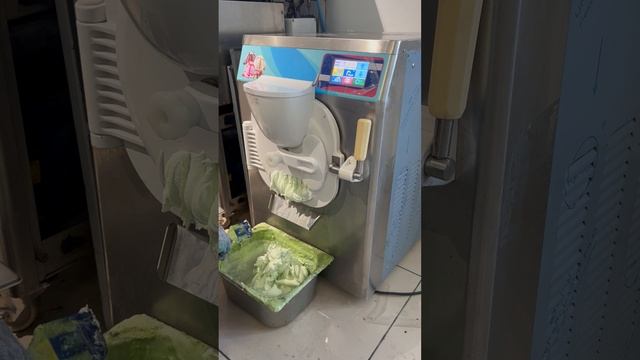 IMG_7590 батч фризер в работе