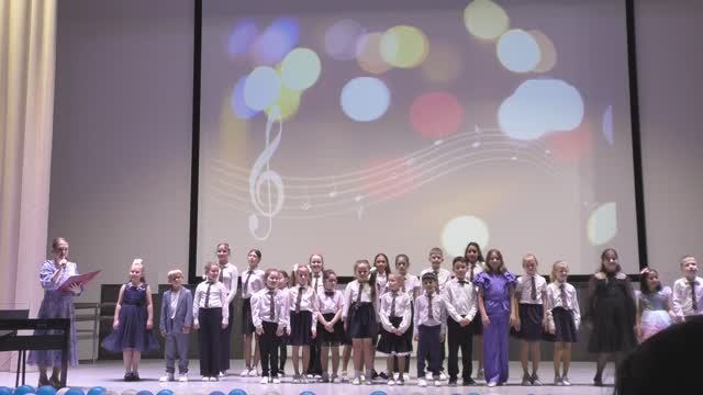 Отчетный концерт вокальной студии "Мелодия" и школьного хора "Мирные голоса"