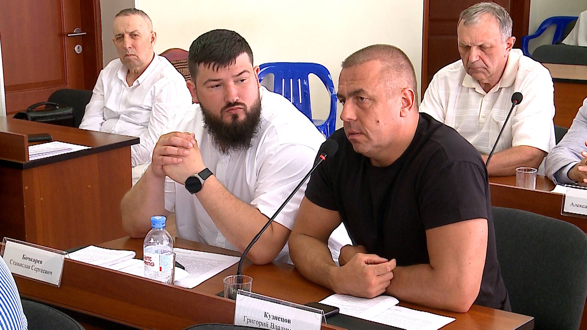 (Рыбинск-40) ДЕПУТАТЫ О СОКРАЩЕНИИ СОТРУДНИКОВ БОЛЬНИЦ