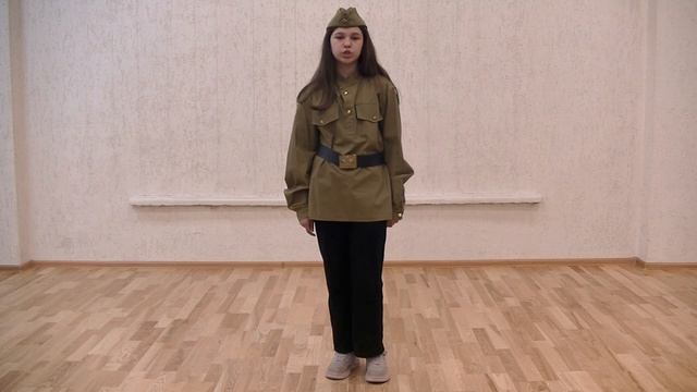 Александр Твардовский "В пилотке мальчик босоногий..." - читает Юлиана Бардыкина