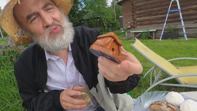 9 серия. Праздник у Кеши - инвестор приехал | Сериал "Старики во Вселенной"