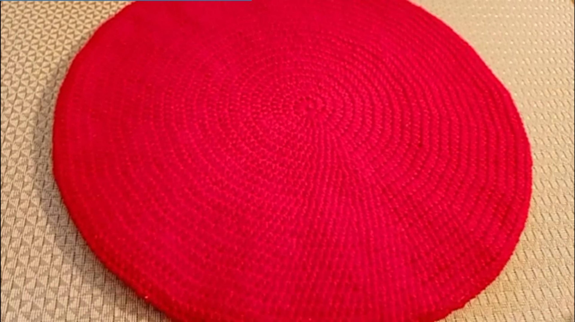 Простой классический  берет крючком.