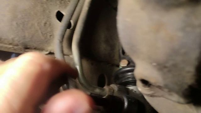 Защита сальника вала рулевой рейки.