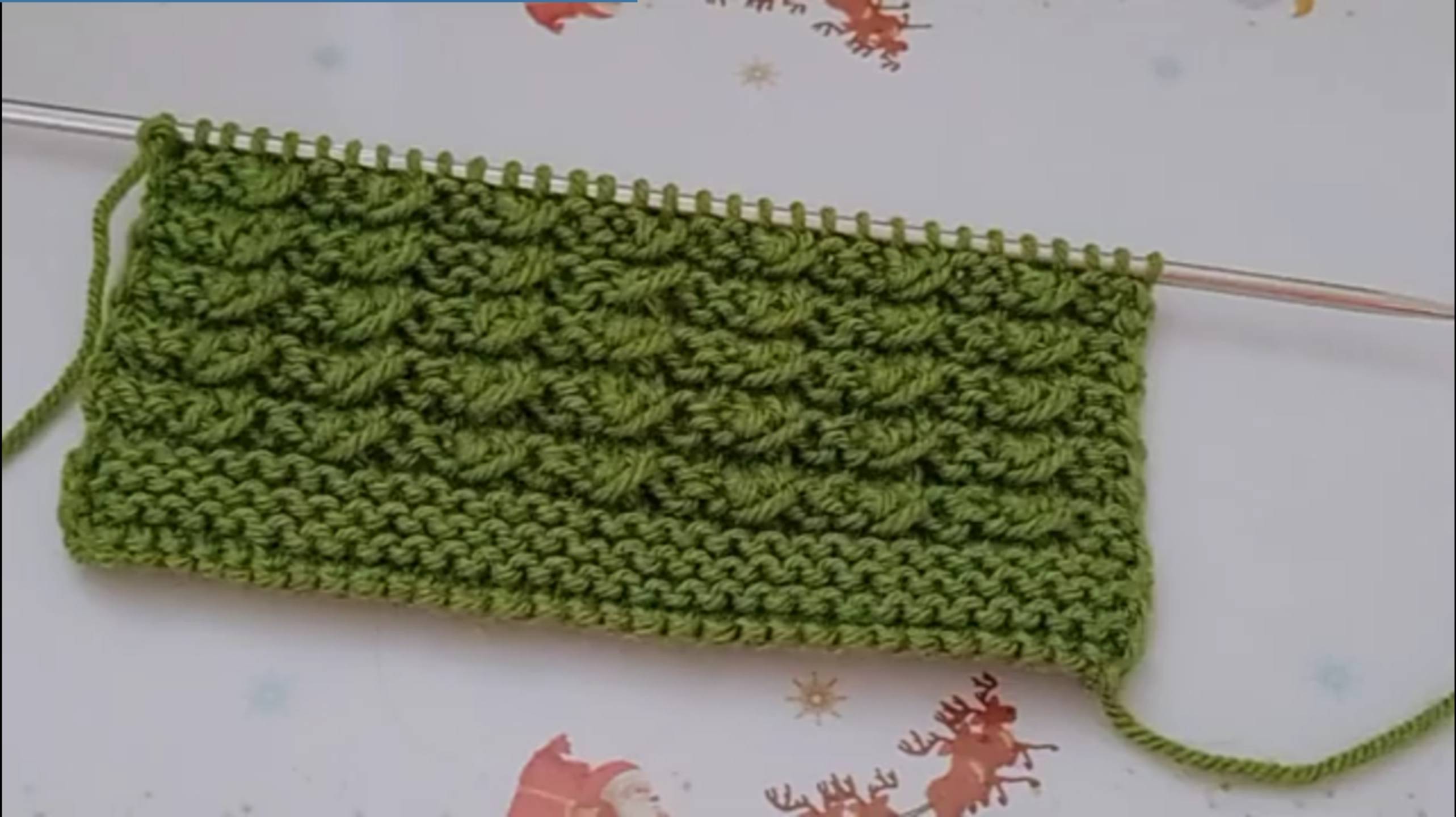 Красивый рельефный узор спицами. 4 петли и 4 ряда.