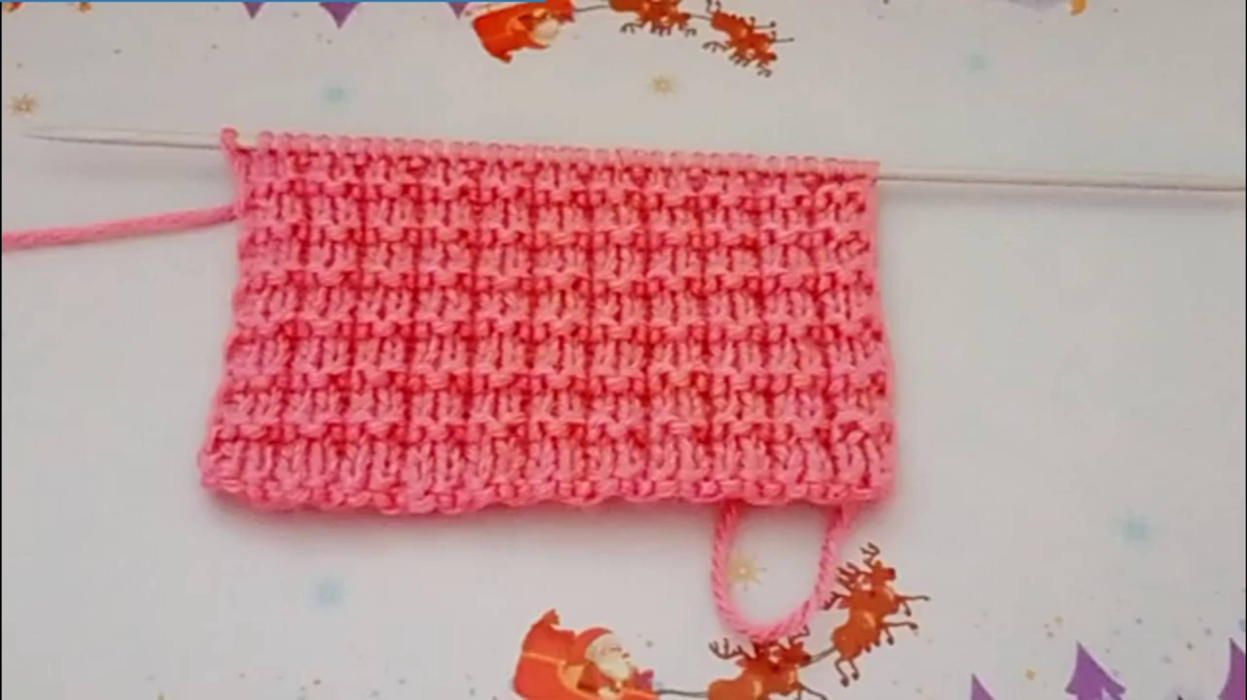 Простой, но красивый узор спицами поворотными и круговыми рядами.