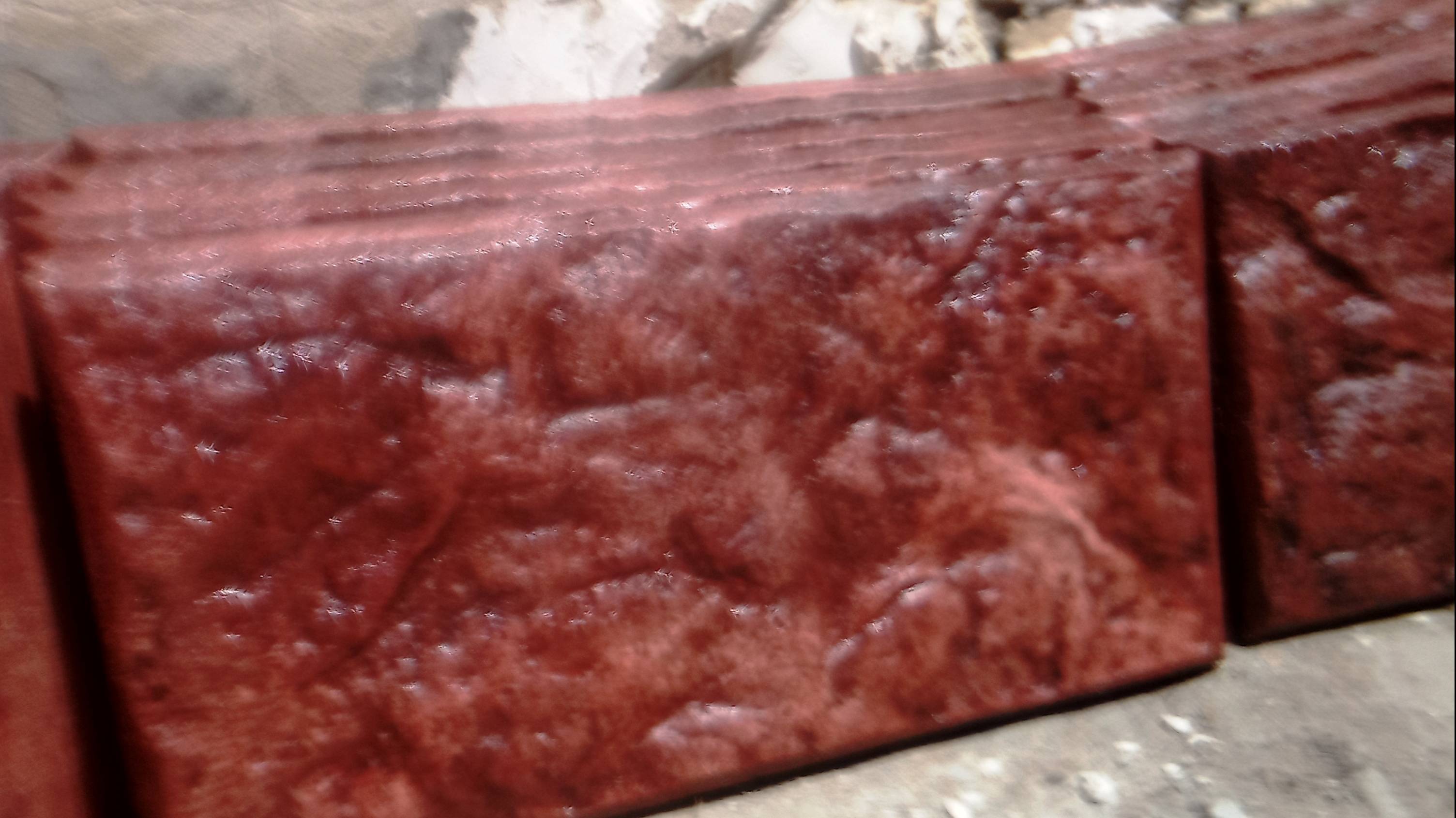 Покраска цокольной плитки под красный доломит