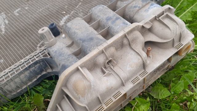 Сырит антифриз из под датчика уровня охлаждающей жидкости MAN TGX