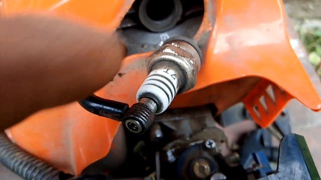 не заводится триммер бензокосилка