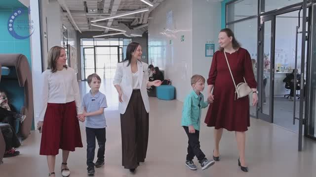 Экскурсия по площадке "Холст"