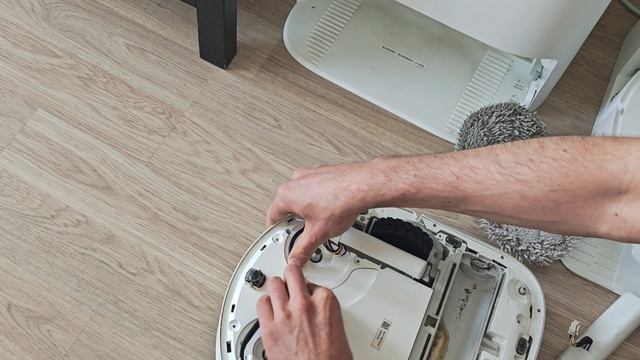 Mijia Self-Cleaning Robot Vacuum-Mop Pro | Замена батарейки на пылесосе xioami milja