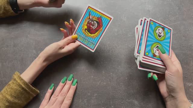 расклад в 4 руки  ВСПОМИНАЕТ ЛИ СЕГОДНЯ ВАС?  #таро #руны #гадание