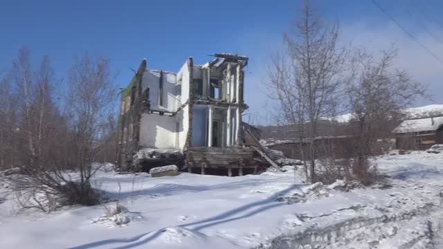 УМИРАЮЩИЙ ПОСЕЛОК Солнечный, Якутия. Solnechnyj is a dying village, Yakutia.