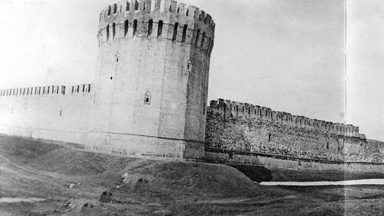 Смоленская Крепость. Башня Заалтарная