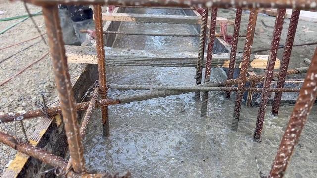 Благоустройство участка бетонирование парковки и забора двухэтажного дома из газоблока