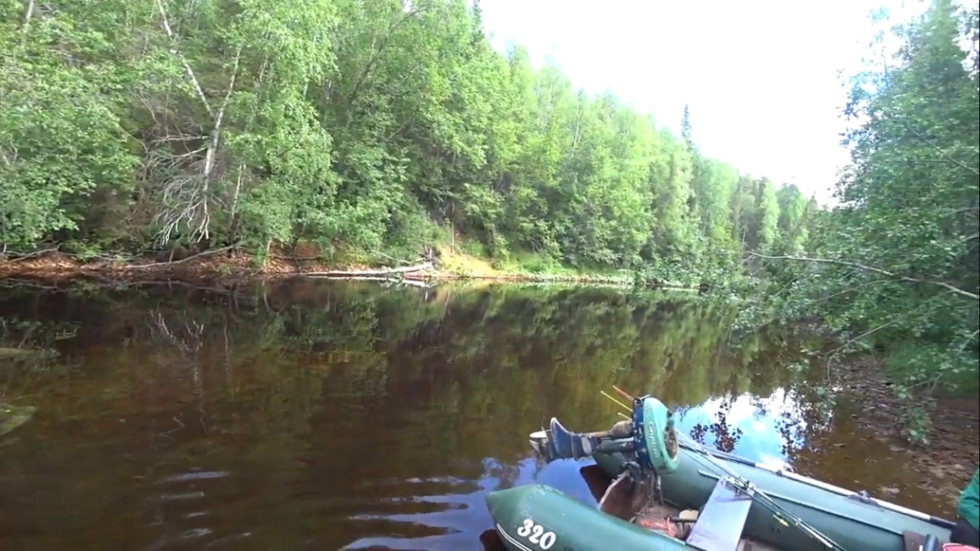 Лодочный мотор из прошлого для рыбалки.