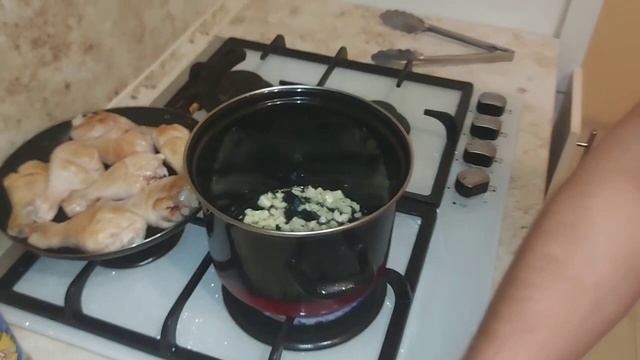 Куриные ножки с сыром ЧеЧел и шпинатом